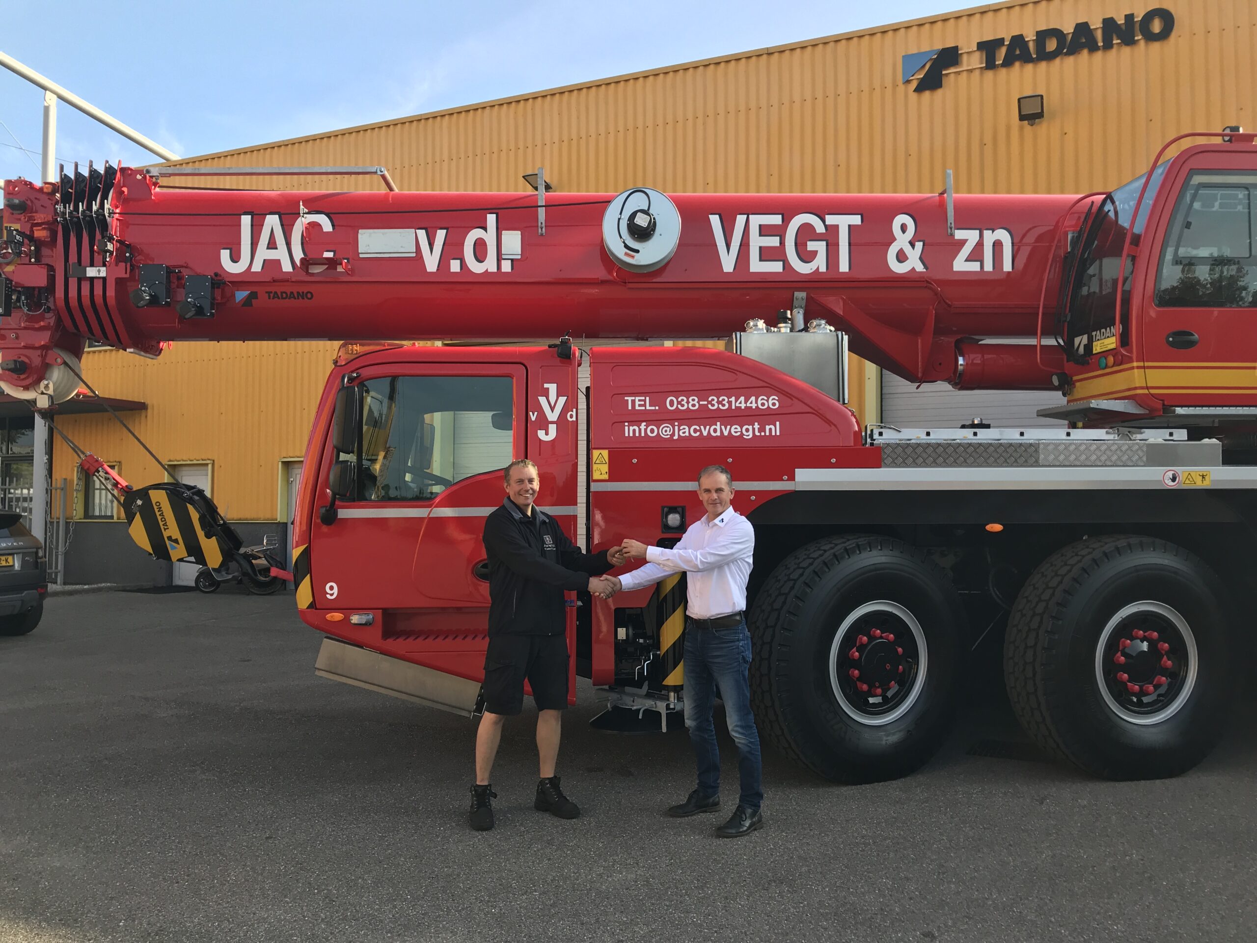 Jac van de Vegt takes delivery of new Tadano AC 4.100L-1